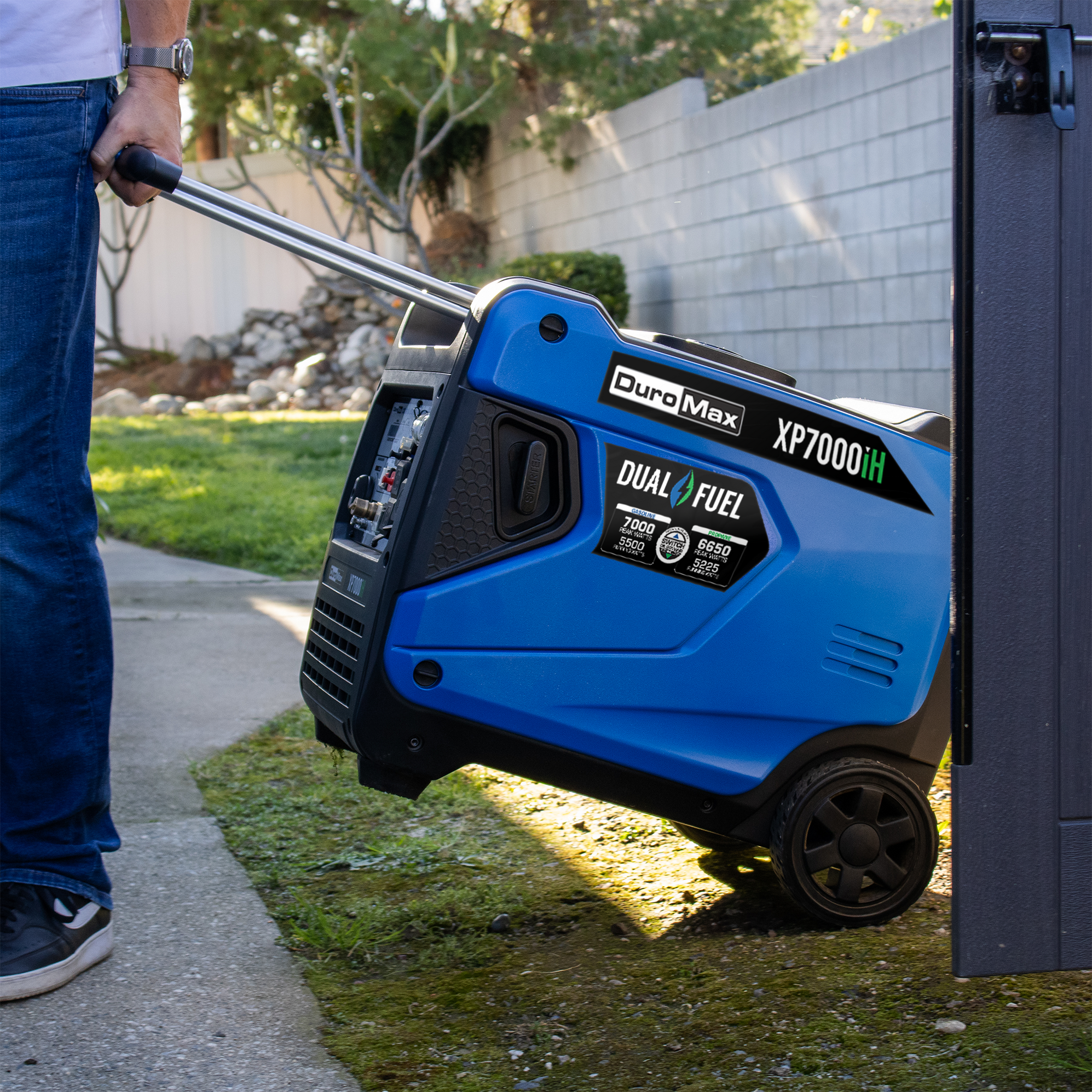 DuroMax XP7000iH 7,000 Watt Portable Dual Fuel Inverter Generator - Qu ...