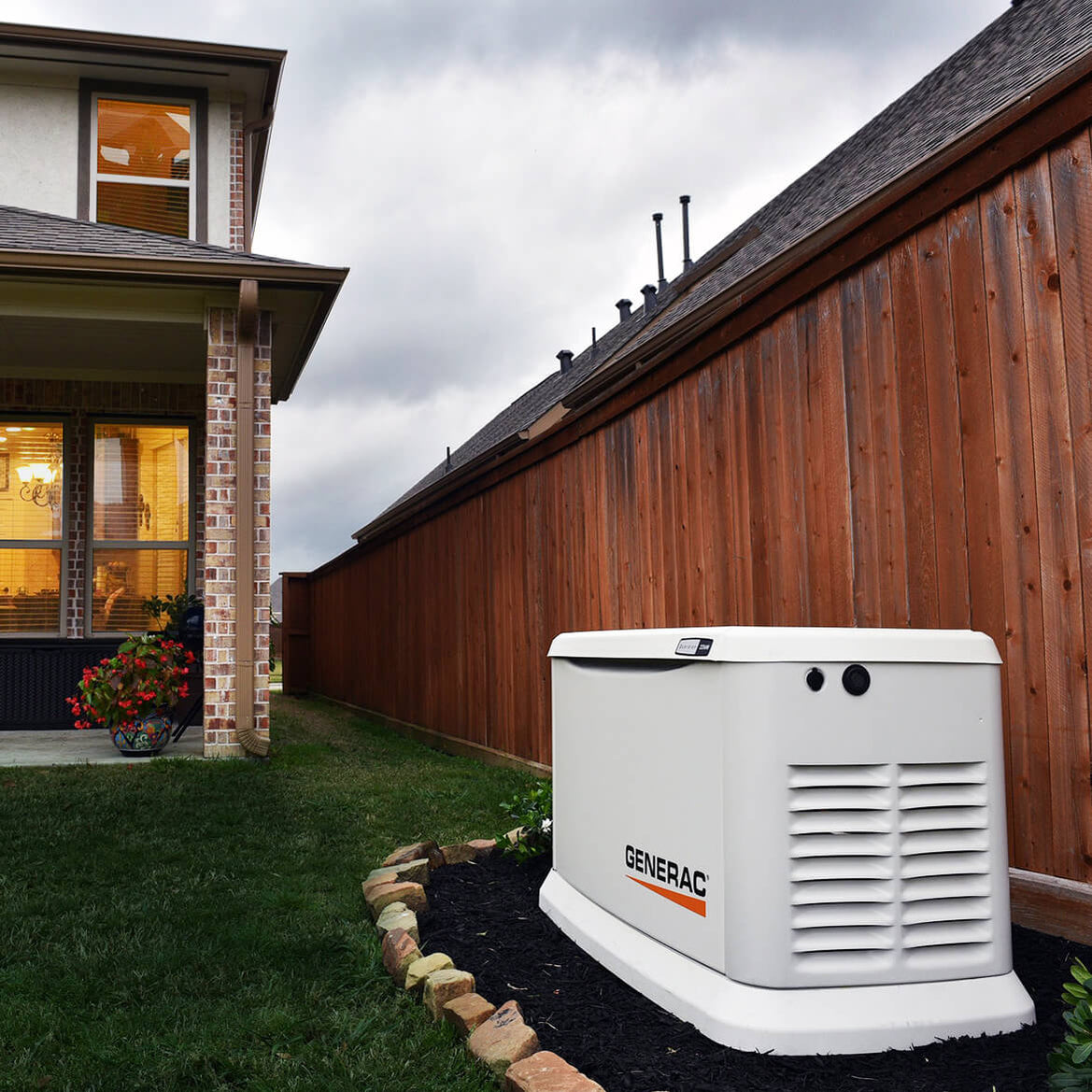 Generac 70432 22,000-Watt Single Phase Auto Start Air Cooled Standby G ...